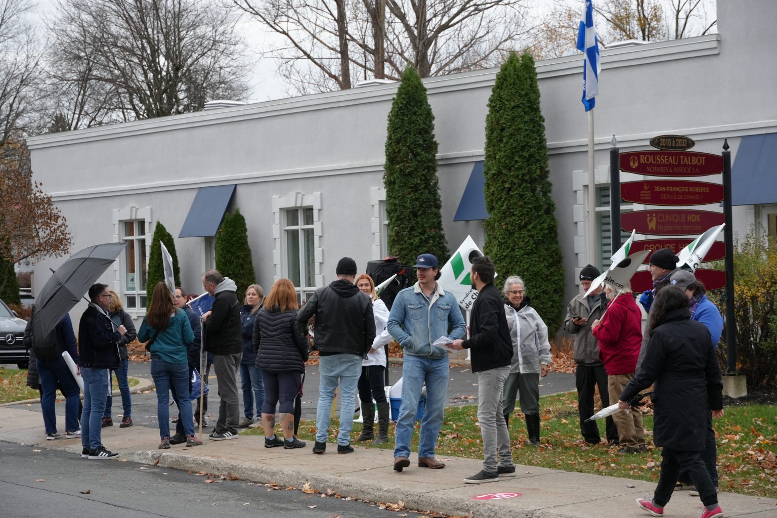 Touche pas à ma francisation! – Centrale des syndicats du Québec (CSQ)