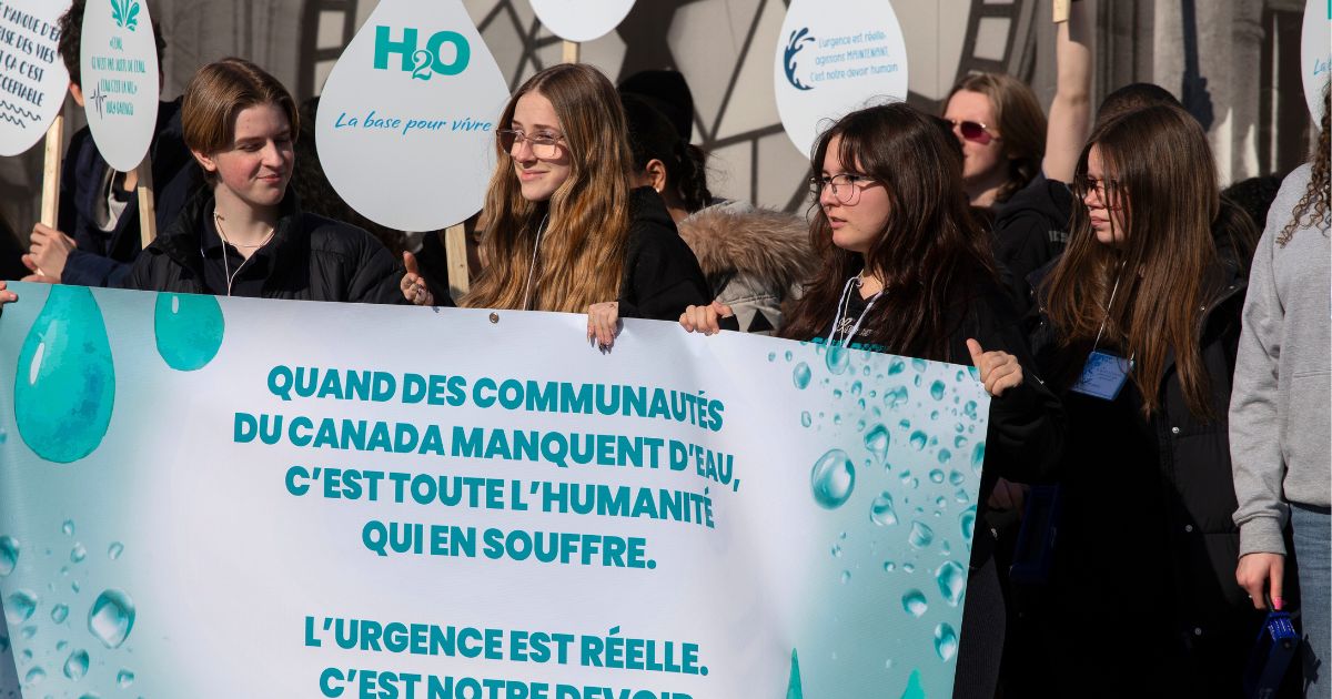 Accès à l’eau dans les communautés autochtones: des jeunes manifestent ...